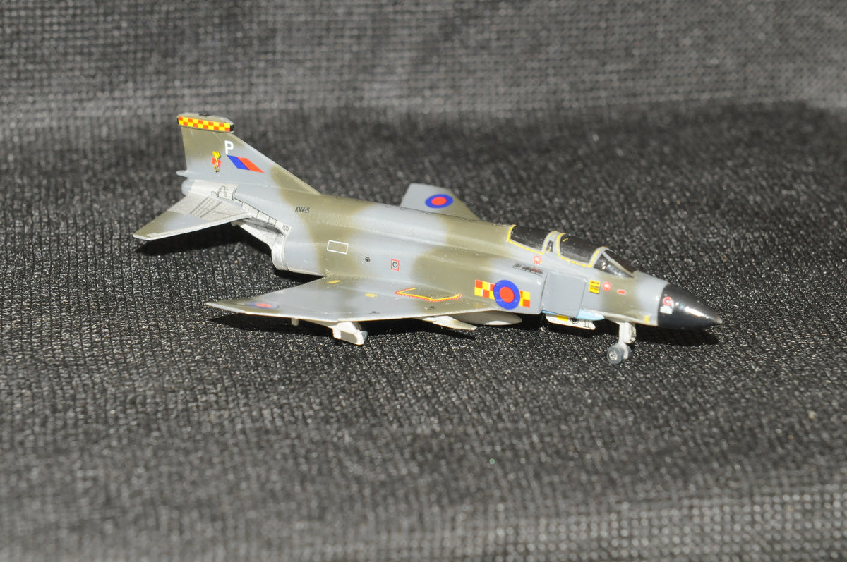 SF195 | SkyFame Models 1:200 | McDonnell Douglas F-4 Phantom FGR.2, RA ...